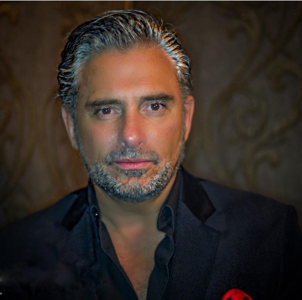 Harry Geithner desde Nueva York para Momentos USA - Revista Momentos USA